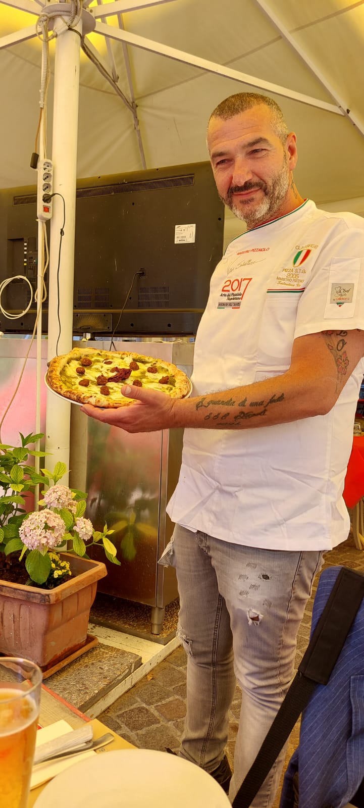 Pizza Village Napoli, Vesi presenta ‘ A Curniciella | CampaniaSlow